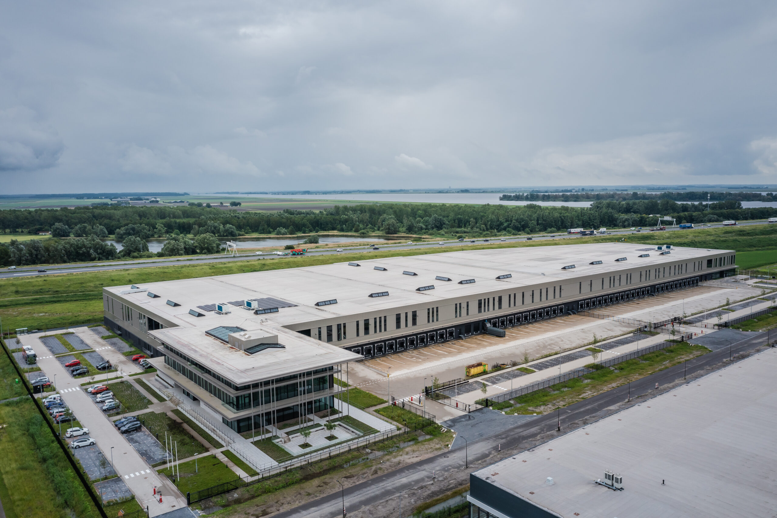 Nieuwbouw distributiecentrum Hunkemöller te Almere - Burgland